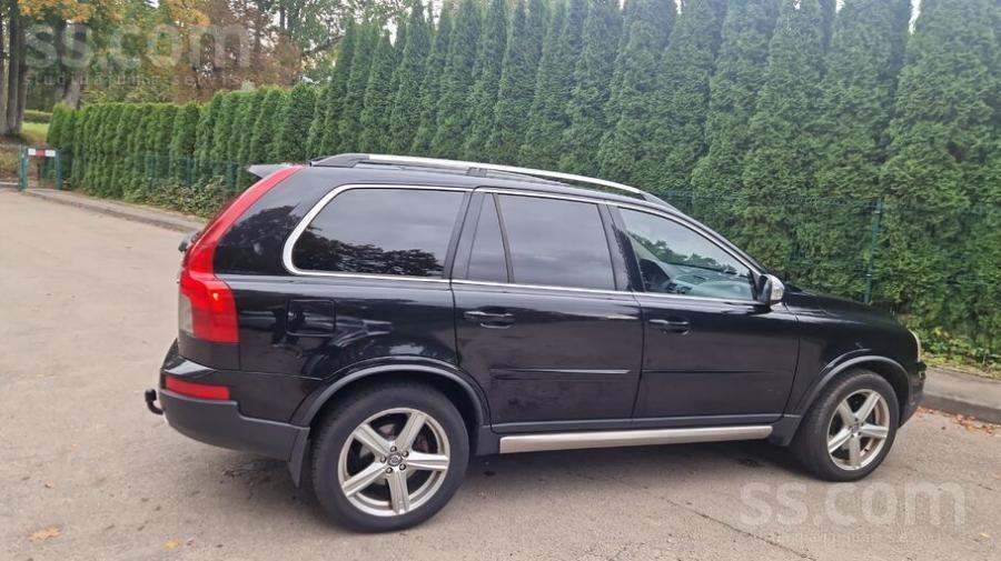 Black Volvo XC90 2006 in Riga, with an engine capacity of 2.40 L and mileage of 310 thousand km for 6900 €, photo 7 on AUTOMOTO.COM.LV
