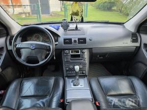Melns Volvo XC90 2006 Tukums, ar dzinēja tilpumu 2.40 L un nobraukumu 334 tūkst. km par 4200 €, foto 5 vietnē AUTOMOTO.COM.LV