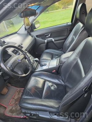 Melns Volvo XC90 2006 Tukums, ar dzinēja tilpumu 2.40 L un nobraukumu 334 tūkst. km par 4200 €, foto 7 vietnē AUTOMOTO.COM.LV