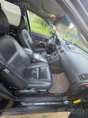 Melns Volvo XC90 2006 Tukums, ar dzinēja tilpumu 2.40 L un nobraukumu 334 tūkst. km par 4200 €, foto 8 vietnē AUTOMOTO.COM.LV