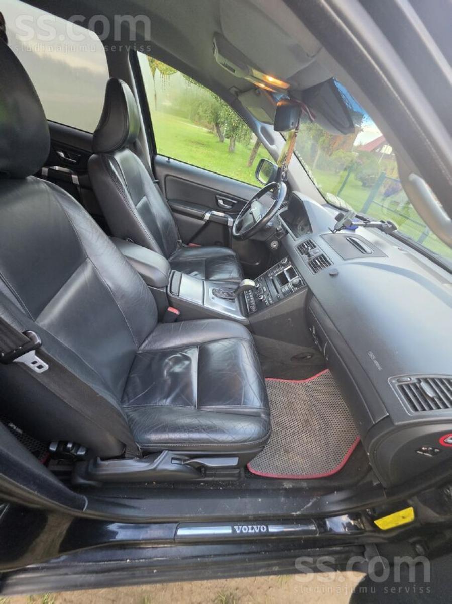 Melns Volvo XC90 2006 Tukums, ar dzinēja tilpumu 2.40 L un nobraukumu 334 tūkst. km par 4200 €, foto 8 vietnē AUTOMOTO.COM.LV
