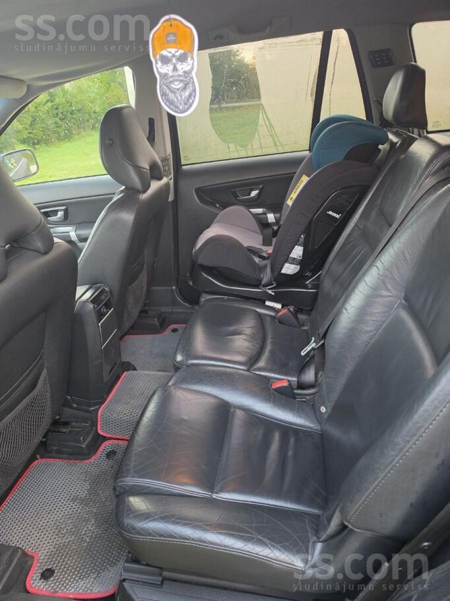 Melns Volvo XC90 2006 Tukums, ar dzinēja tilpumu 2.40 L un nobraukumu 334 tūkst. km par 4200 €, foto 9 vietnē AUTOMOTO.COM.LV