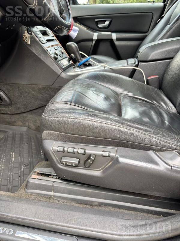 Melns Volvo XC90 2006 Rīga, ar dzinēja tilpumu 2.40 L un nobraukumu 336 tūkst. km par 3900 €, foto 6 vietnē AUTOMOTO.COM.LV