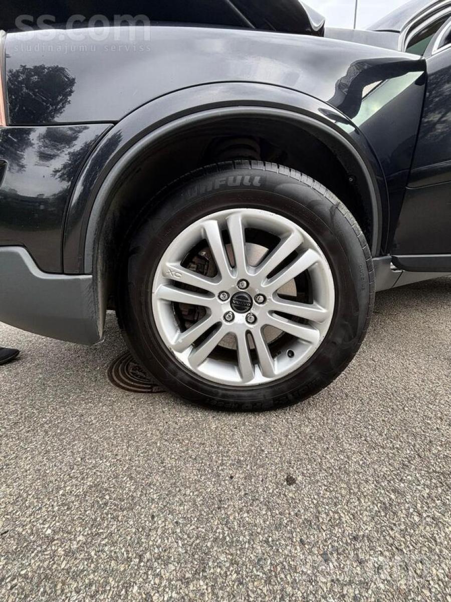 Melns Volvo XC90 2006 Rīga, ar dzinēja tilpumu 2.40 L un nobraukumu 336 tūkst. km par 3900 €, foto 10 vietnē AUTOMOTO.COM.LV