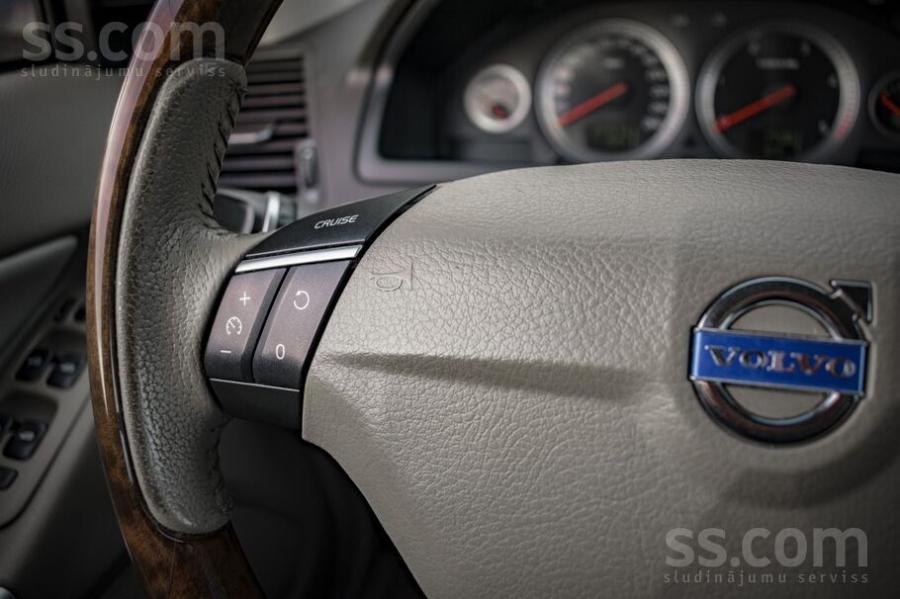 Melns Volvo XC90 2007 Rīga, ar dzinēja tilpumu 2.40 L un nobraukumu 0 tūkst. km par 6493 €, foto 18 vietnē AUTOMOTO.COM.LV