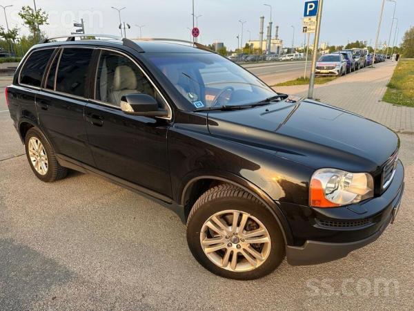 Black Volvo XC90 2007 in Riga, with an engine capacity of 3.20 L and mileage of 437 thousand km for 2950 €, photo 1 on AUTOMOTO.COM.LV