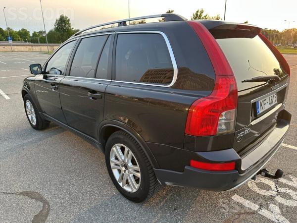 Black Volvo XC90 2007 in Riga, with an engine capacity of 3.20 L and mileage of 437 thousand km for 2950 €, photo 4 on AUTOMOTO.COM.LV