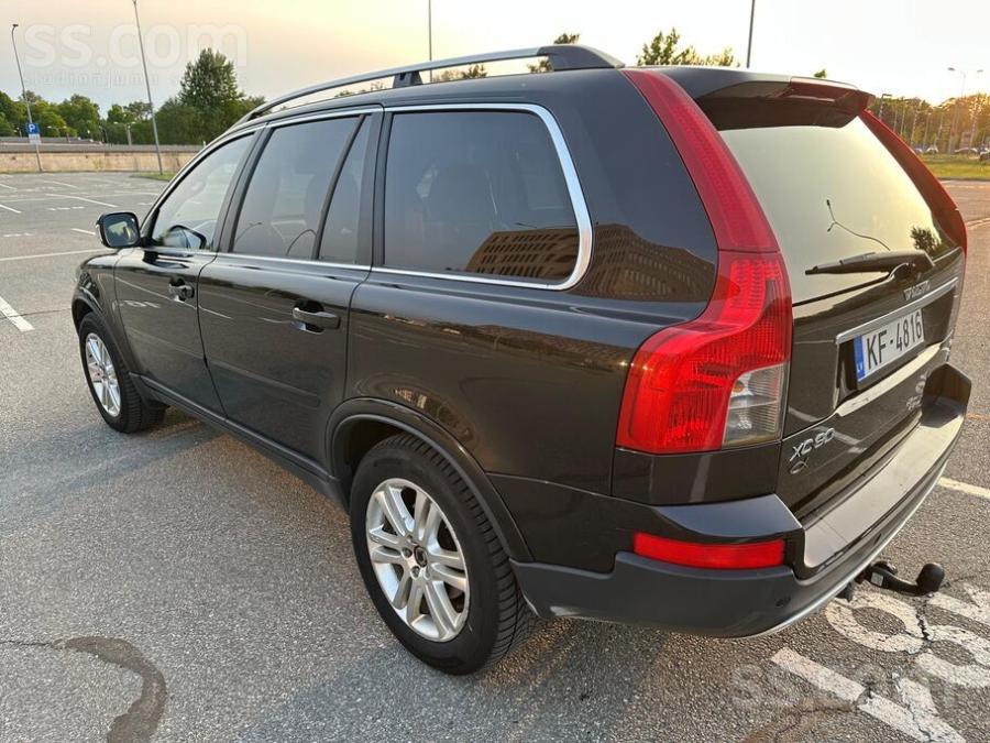Black Volvo XC90 2007 in Riga, with an engine capacity of 3.20 L and mileage of 437 thousand km for 2950 €, photo 4 on AUTOMOTO.COM.LV