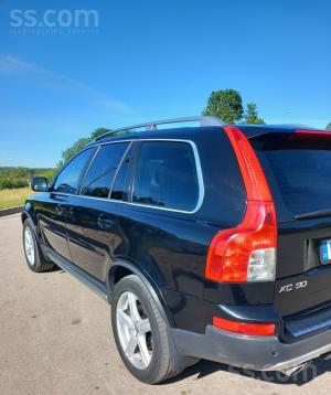 Black Volvo XC90 2007 in Saldus, with an engine capacity of 2.40 L and mileage of 274 thousand km for 5000 €, photo 3 on AUTOMOTO.COM.LV