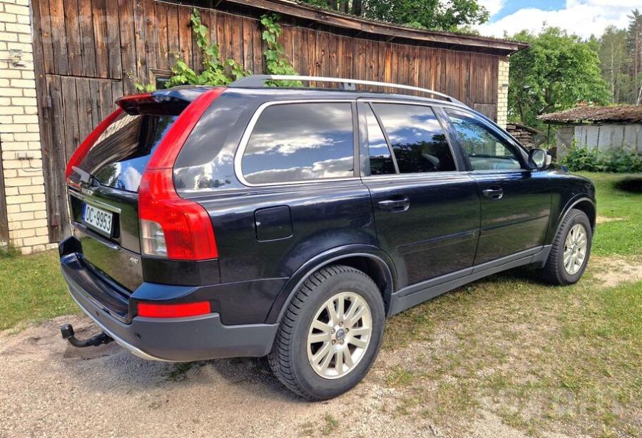 Melns Volvo XC90 2007 Rīga, ar dzinēja tilpumu 2.40 L un nobraukumu 359 tūkst. km par 4950 €, foto 8 vietnē AUTOMOTO.COM.LV
