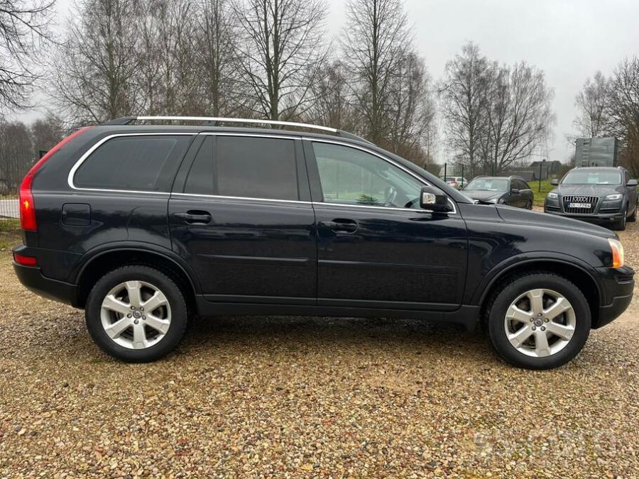 Black Volvo XC90 2007 in Kuldiga, with an engine capacity of 2.40 L and mileage of 304 thousand km for 6290 €, photo 6 on AUTOMOTO.COM.LV