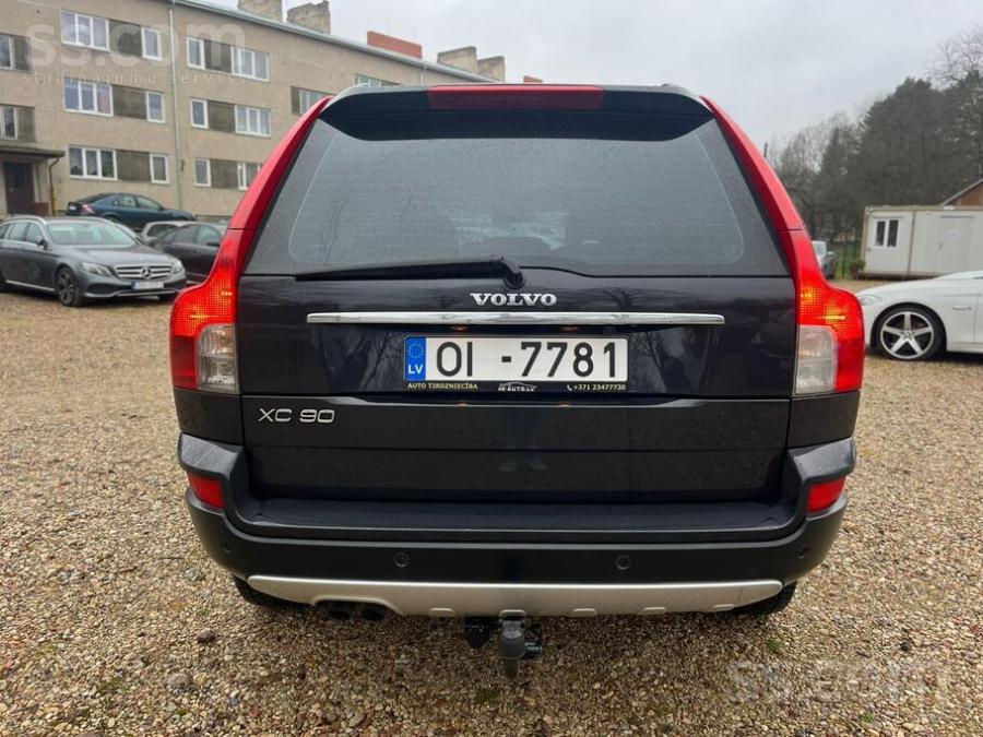 Black Volvo XC90 2007 in Kuldiga, with an engine capacity of 2.40 L and mileage of 304 thousand km for 6290 €, photo 7 on AUTOMOTO.COM.LV