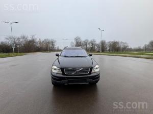Black Volvo XC90 2007 in Riga, with an engine capacity of 2.40 L and mileage of 287 thousand km for 5999 €, photo 2 on AUTOMOTO.COM.LV