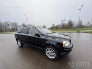 Black Volvo XC90 2007 in Riga, with an engine capacity of 2.40 L and mileage of 287 thousand km for 5999 €, photo 3 on AUTOMOTO.COM.LV