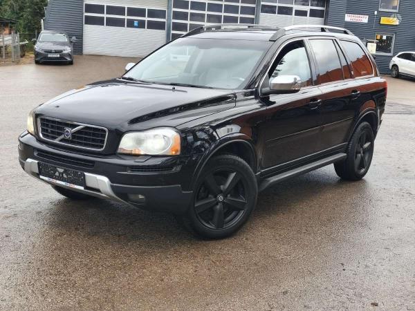 Black Volvo XC90 2007 in Utena, with an engine capacity of 2.40 L and mileage of 355 thousand km for 5650 €, photo 2 on AUTOMOTO.COM.LV