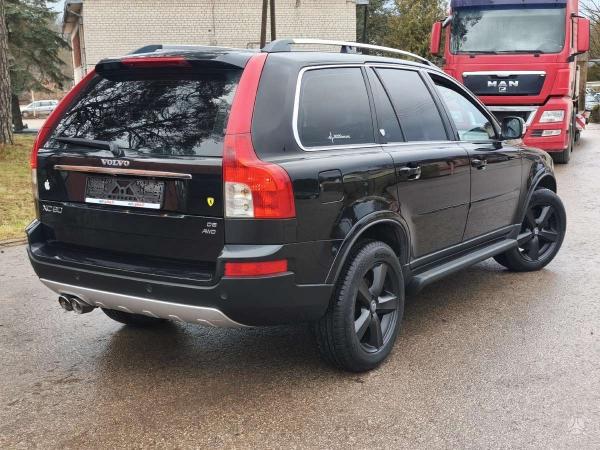 Black Volvo XC90 2007 in Utena, with an engine capacity of 2.40 L and mileage of 355 thousand km for 5650 €, photo 3 on AUTOMOTO.COM.LV