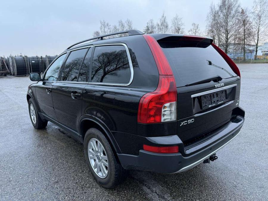 Melns Volvo XC90 2007 Marijampole, ar dzinēja tilpumu 2.40 L un nobraukumu 345 tūkst. km par 5999 €, foto 3 vietnē AUTOMOTO.COM.LV