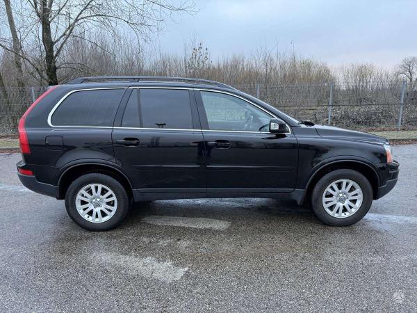 Black Volvo XC90 2007 in Marijampole, with an engine capacity of 2.40 L and mileage of 345 thousand km for 5999 €, photo 6 on AUTOMOTO.COM.LV