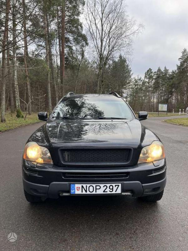 Melns Volvo XC90 2007 Šilutė, ar dzinēja tilpumu 3.20 L un nobraukumu 385 tūkst. km par 4200 €, foto 2 vietnē AUTOMOTO.COM.LV