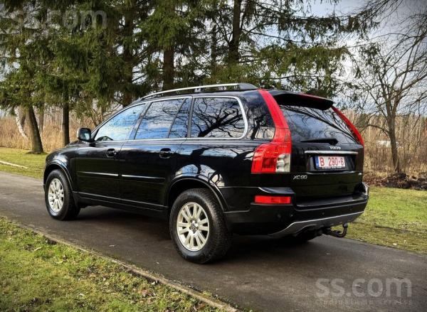 Black Volvo XC90 2007 in Jurmala, with an engine capacity of 2.40 L and mileage of 305 thousand km for 6450 €, photo 7 on AUTOMOTO.COM.LV
