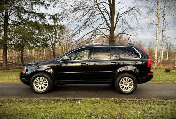 Black Volvo XC90 2007 in Jurmala, with an engine capacity of 2.40 L and mileage of 305 thousand km for 6450 €, photo 8 on AUTOMOTO.COM.LV