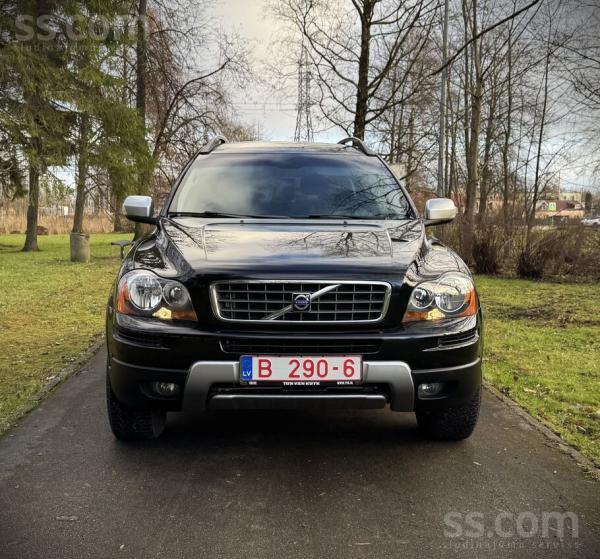 Black Volvo XC90 2007 in Jurmala, with an engine capacity of 2.40 L and mileage of 305 thousand km for 6450 €, photo 9 on AUTOMOTO.COM.LV