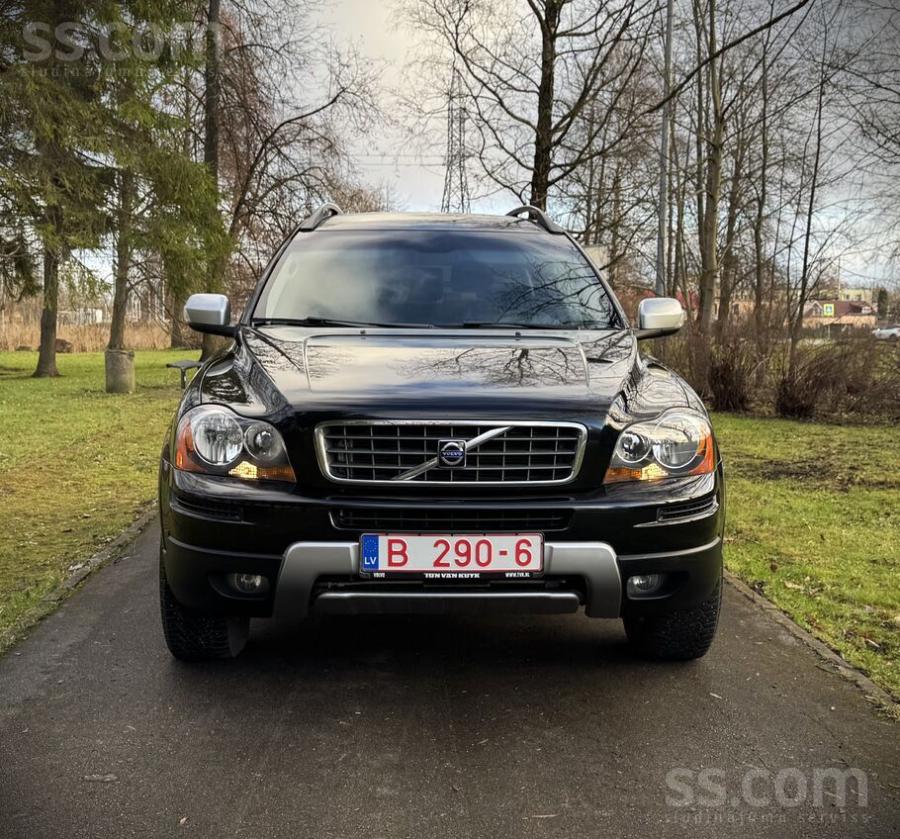 Black Volvo XC90 2007 in Jurmala, with an engine capacity of 2.40 L and mileage of 305 thousand km for 6450 €, photo 9 on AUTOMOTO.COM.LV