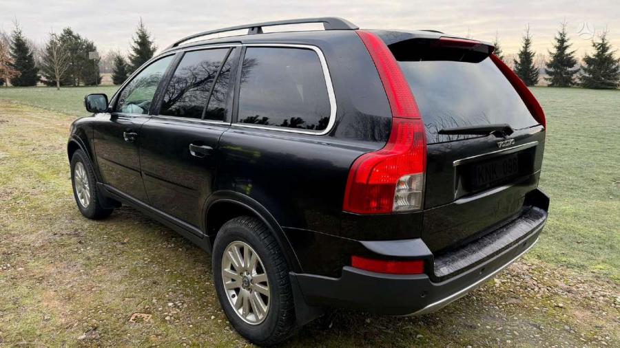 Black Volvo XC90 2007 in Kretinga, with an engine capacity of 2.40 L and mileage of 247 thousand km for 5500 €, photo 1 on AUTOMOTO.COM.LV