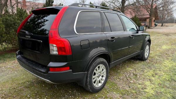 Black Volvo XC90 2007 in Kretinga, with an engine capacity of 2.40 L and mileage of 247 thousand km for 5500 €, photo 5 on AUTOMOTO.COM.LV