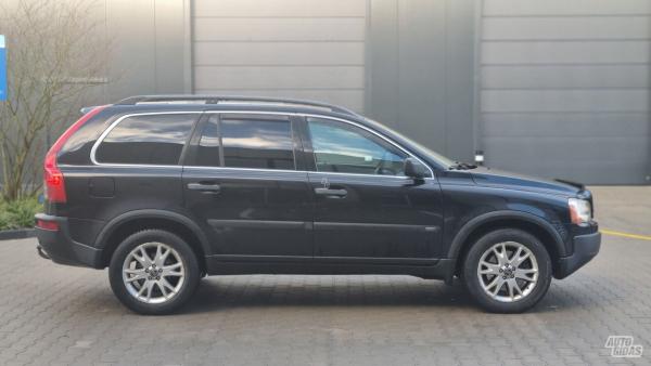 Melns Volvo XC90 2007 Viļņa, ar dzinēja tilpumu 2.40 L un nobraukumu 370 tūkst. km par 4300 €, foto 2 vietnē AUTOMOTO.COM.LV