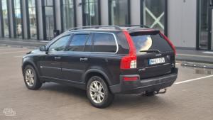Melns Volvo XC90 2007 Viļņa, ar dzinēja tilpumu 2.40 L un nobraukumu 370 tūkst. km par 4300 €, foto 4 vietnē AUTOMOTO.COM.LV