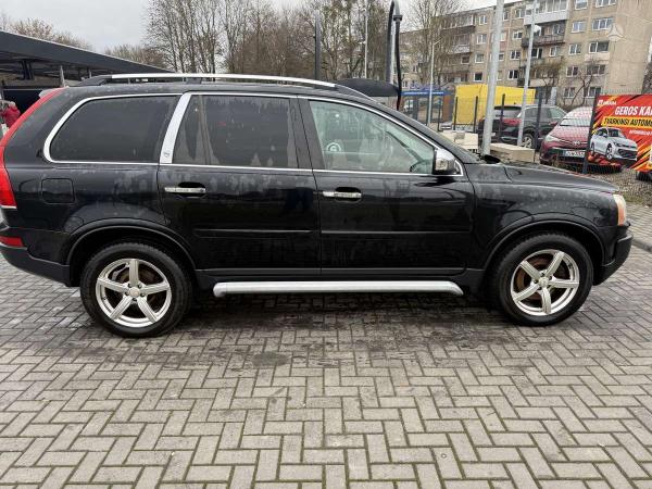 Black Volvo XC90 2007 in Kaunas, with an engine capacity of 2.40 L and mileage of 340 thousand km for 6200 €, photo 1 on AUTOMOTO.COM.LV