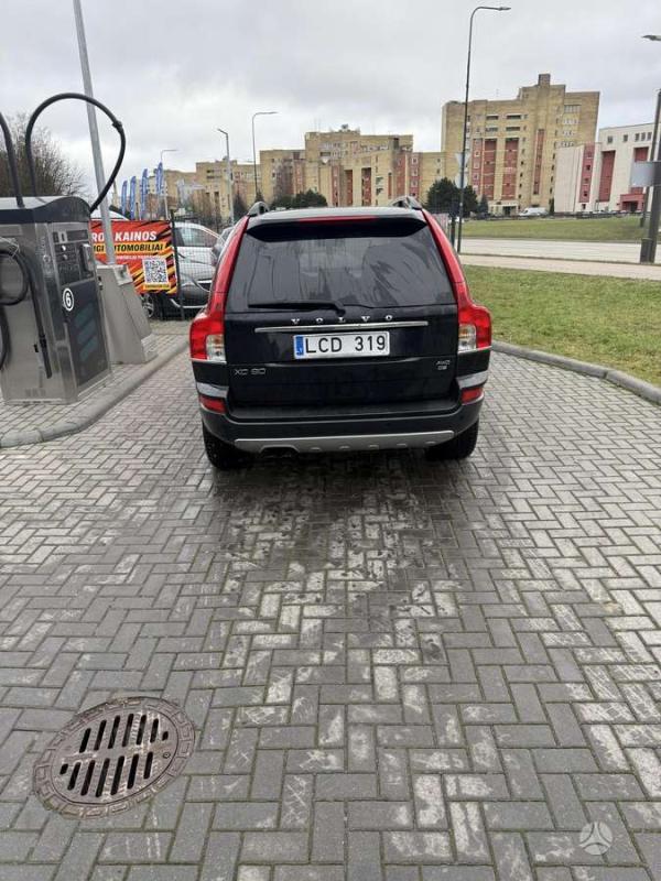 Black Volvo XC90 2007 in Kaunas, with an engine capacity of 2.40 L and mileage of 340 thousand km for 6200 €, photo 2 on AUTOMOTO.COM.LV