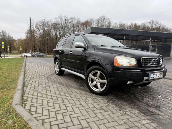 Black Volvo XC90 2007 in Kaunas, with an engine capacity of 2.40 L and mileage of 340 thousand km for 6200 €, photo 4 on AUTOMOTO.COM.LV