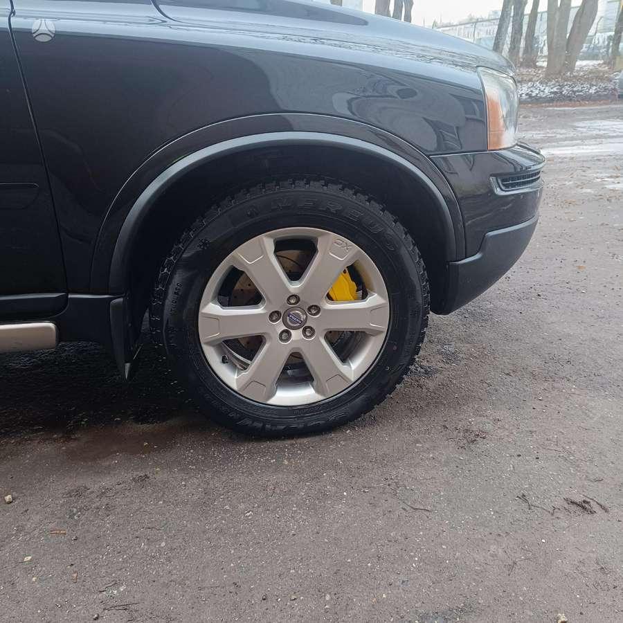 Black Volvo XC90 2007 in Vilnius, with an engine capacity of 2.40 L and mileage of 410 thousand km for 7200 €, photo 2 on AUTOMOTO.COM.LV