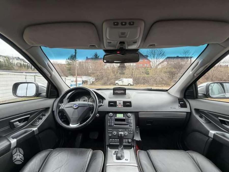 Melns Volvo XC90 2007 Šauļi, ar dzinēja tilpumu 3.19 L un nobraukumu 349 tūkst. km par 4999 €, foto 22 vietnē AUTOMOTO.COM.LV