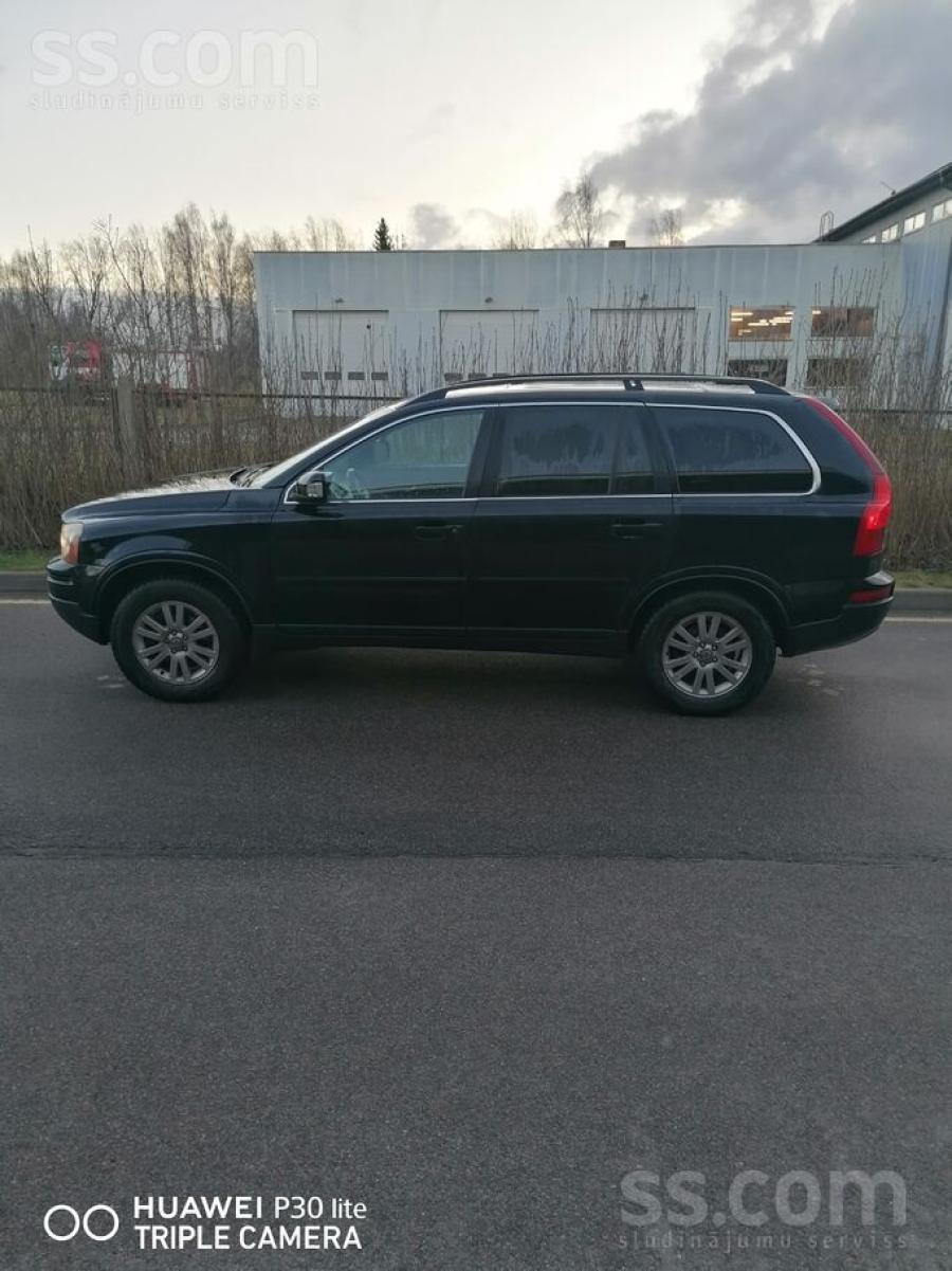 Black Volvo XC90 2007 in Limbazi, with an engine capacity of 2.40 L and mileage of 376 thousand km for 3500 €, photo 3 on AUTOMOTO.COM.LV