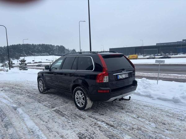 Melns Volvo XC90 2007 Viļņa, ar dzinēja tilpumu 2.40 L un nobraukumu 351 tūkst. km par 6500 €, foto 3 vietnē AUTOMOTO.COM.LV