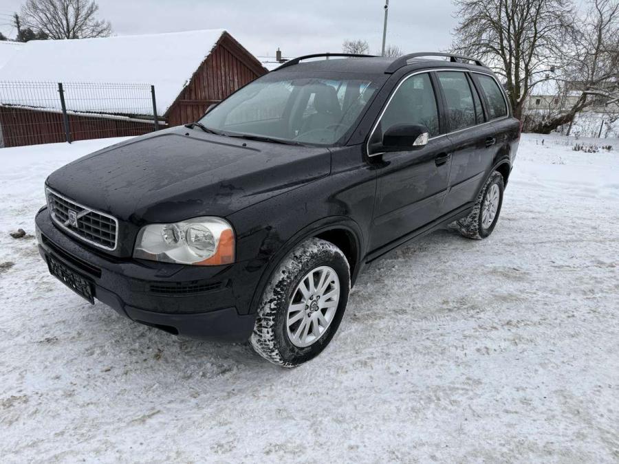 Black Volvo XC90 2007 in Ukmerge, with an engine capacity of 2.40 L and mileage of 322 thousand km for 4800 €, photo 1 on AUTOMOTO.COM.LV