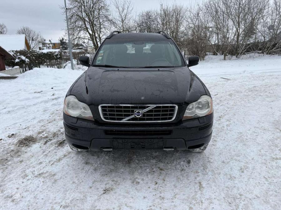 Black Volvo XC90 2007 in Ukmerge, with an engine capacity of 2.40 L and mileage of 322 thousand km for 4800 €, photo 5 on AUTOMOTO.COM.LV