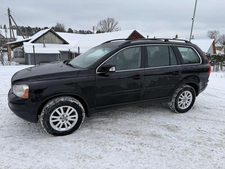 Black Volvo XC90 2007 in Ukmerge, with an engine capacity of 2.40 L and mileage of 322 thousand km for 4800 €, photo 7 on AUTOMOTO.COM.LV