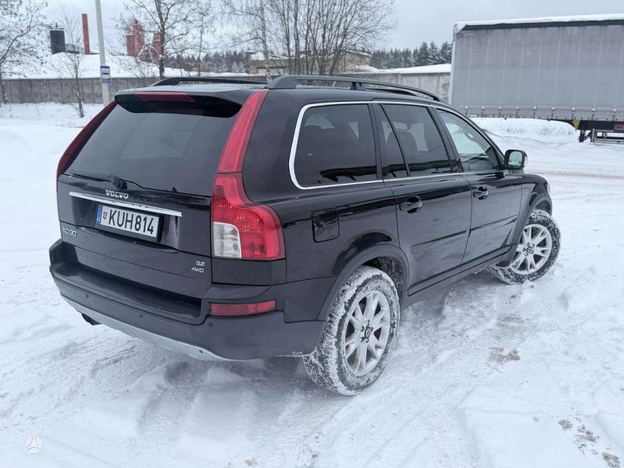 Melns Volvo XC90 2007 Viļņa, ar dzinēja tilpumu 3.19 L un nobraukumu 320 tūkst. km par 2900 €, foto 3 vietnē AUTOMOTO.COM.LV