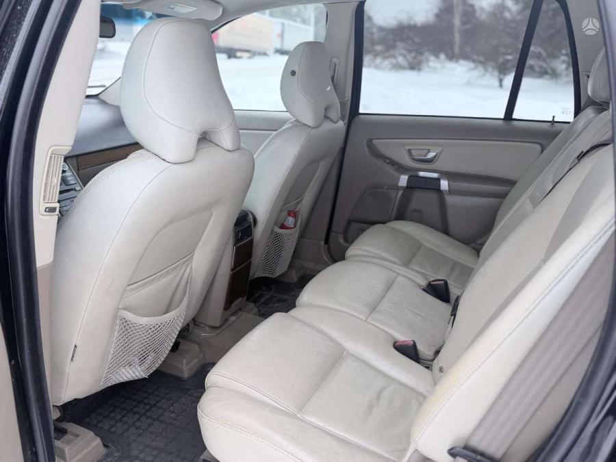 Melns Volvo XC90 2007 Viļņa, ar dzinēja tilpumu 3.19 L un nobraukumu 320 tūkst. km par 2900 €, foto 6 vietnē AUTOMOTO.COM.LV