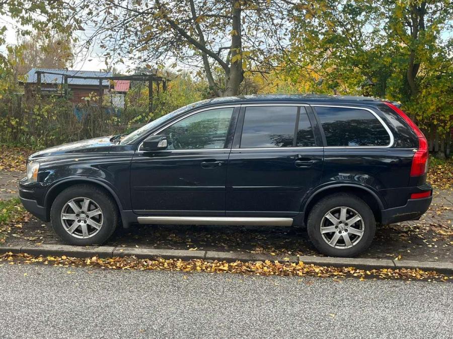 Melns Volvo XC90 2007 Marijampole, ar dzinēja tilpumu 2.40 L un nobraukumu 400 tūkst. km par 4100 €, foto 3 vietnē AUTOMOTO.COM.LV