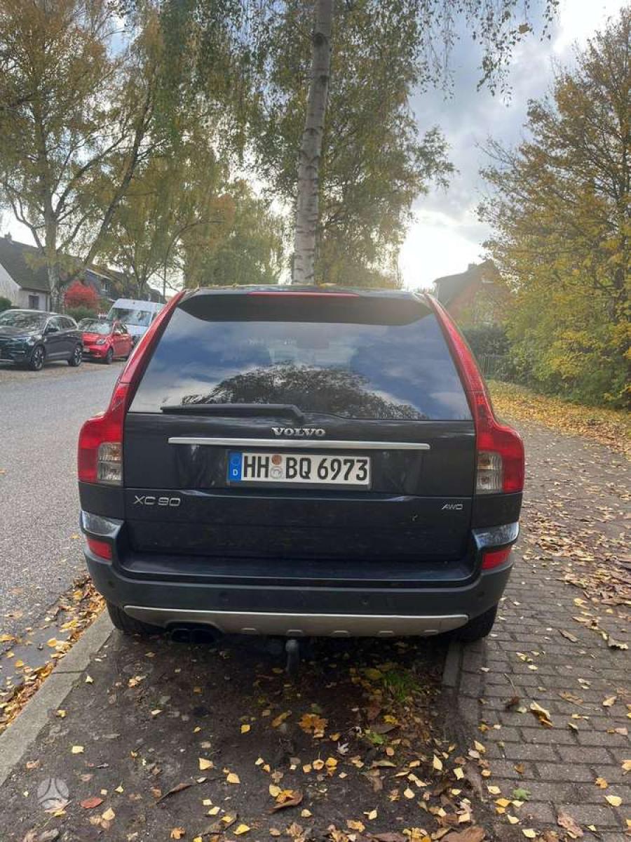 Melns Volvo XC90 2007 Marijampole, ar dzinēja tilpumu 2.40 L un nobraukumu 400 tūkst. km par 4100 €, foto 4 vietnē AUTOMOTO.COM.LV