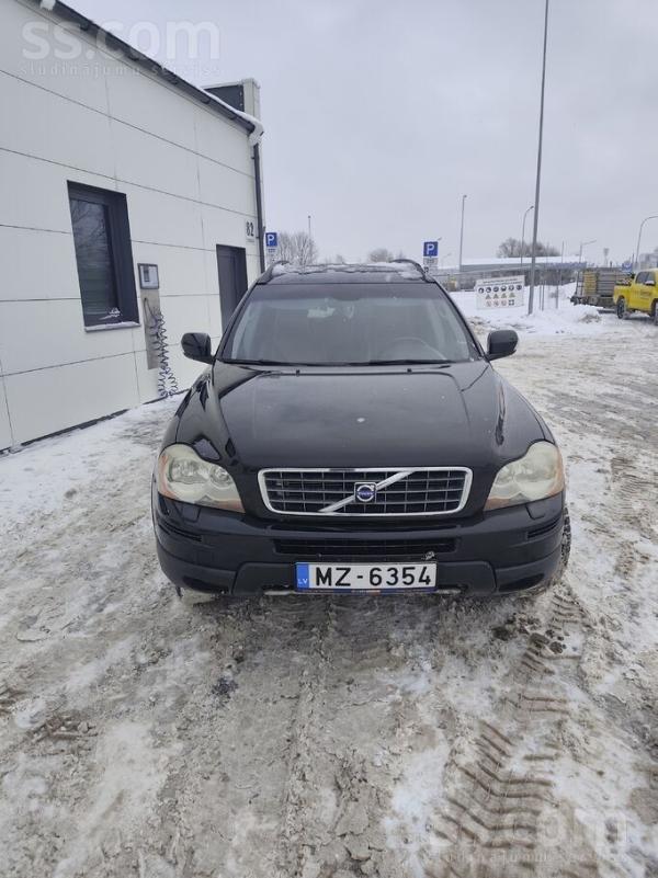 Black Volvo XC90 2007 in Preili, with an engine capacity of 2.40 L and mileage of 500 thousand km for 3850 €, photo 1 on AUTOMOTO.COM.LV
