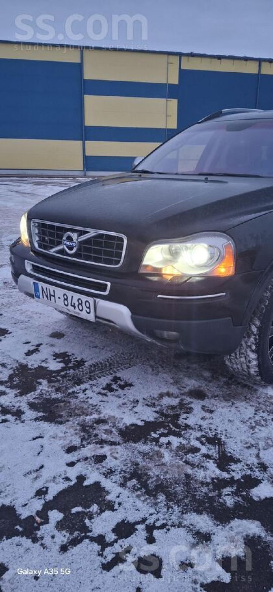 Black Volvo XC90 2007 in Cesis, with an engine capacity of 2.40 L and mileage of 360 thousand km for 6600 €, photo 2 on AUTOMOTO.COM.LV