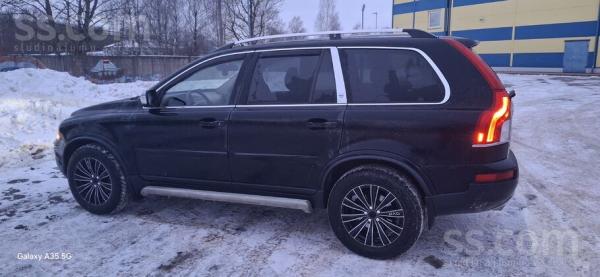 Black Volvo XC90 2007 in Cesis, with an engine capacity of 2.40 L and mileage of 360 thousand km for 6600 €, photo 3 on AUTOMOTO.COM.LV