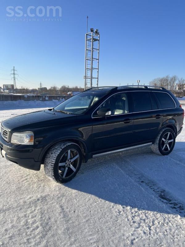 Melns Volvo XC90 2007 Rīga, ar dzinēja tilpumu 2.40 L un nobraukumu 305 tūkst. km par 7200 €, foto 2 vietnē AUTOMOTO.COM.LV