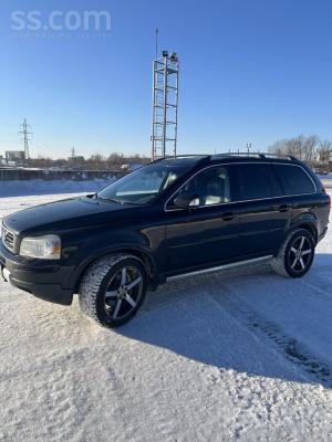 Black Volvo XC90 2007 in Riga, with an engine capacity of 2.40 L and mileage of 305 thousand km for 7200 €, photo 2 on AUTOMOTO.COM.LV